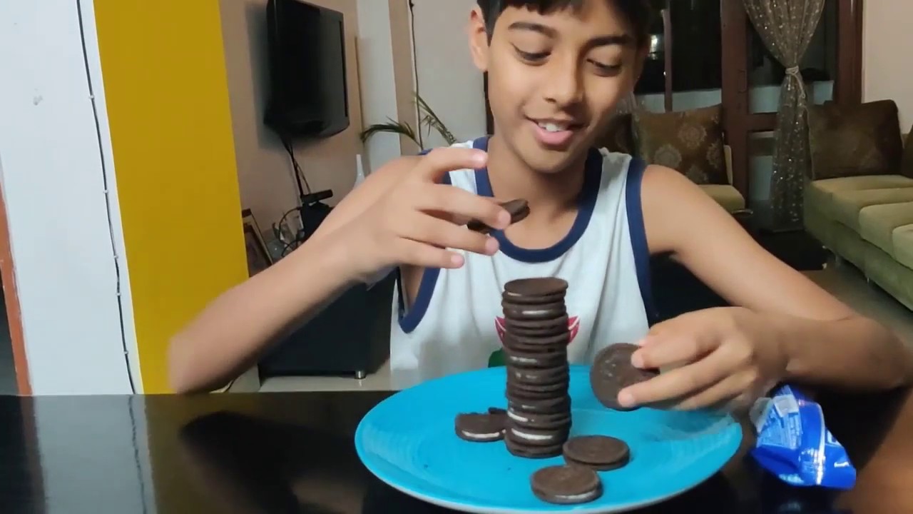 Oreo Stacking Challenge - YouTube
