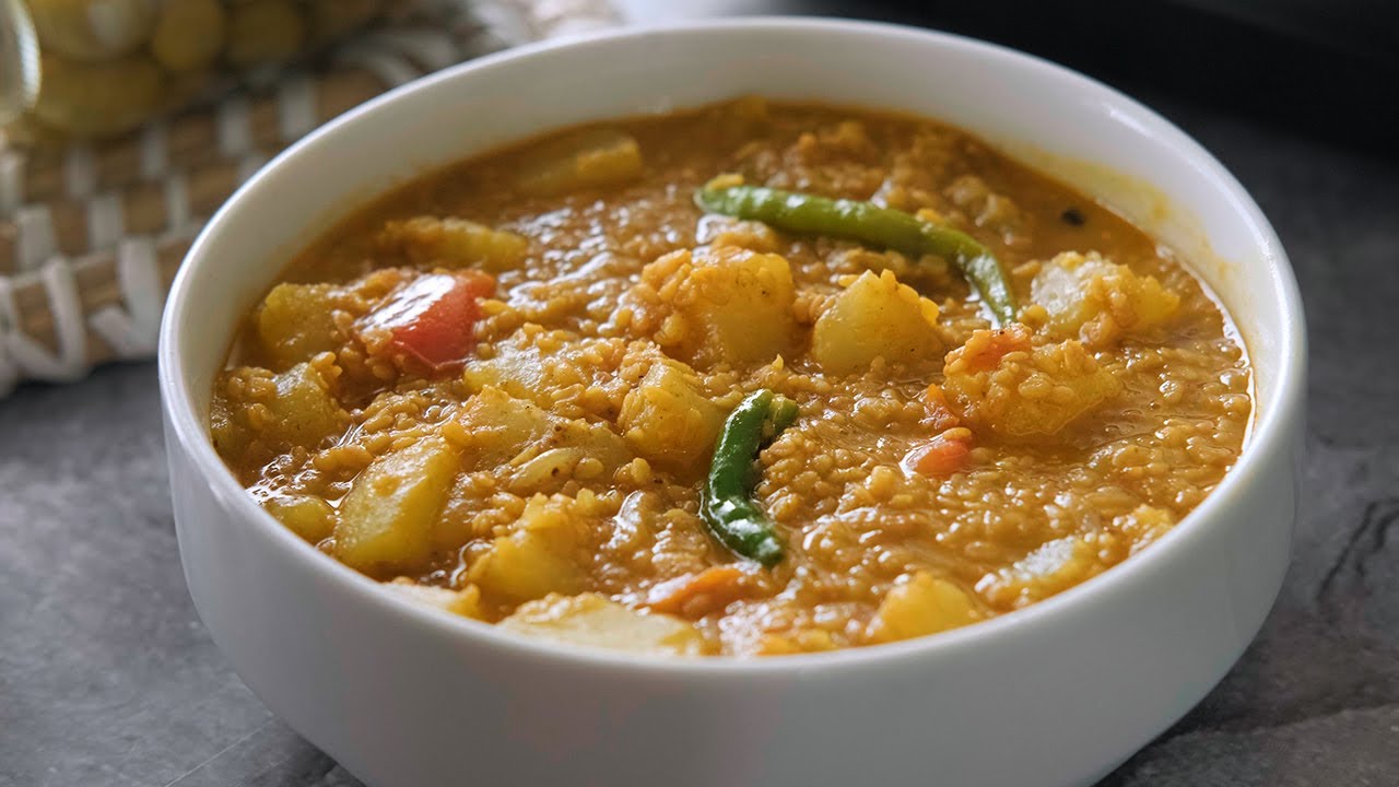 মুগ ডাল দিয়ে পেঁপের ঘন্ট | যারা পেঁপে খেতে ভালোবাসে না তারাও মজা করে ...