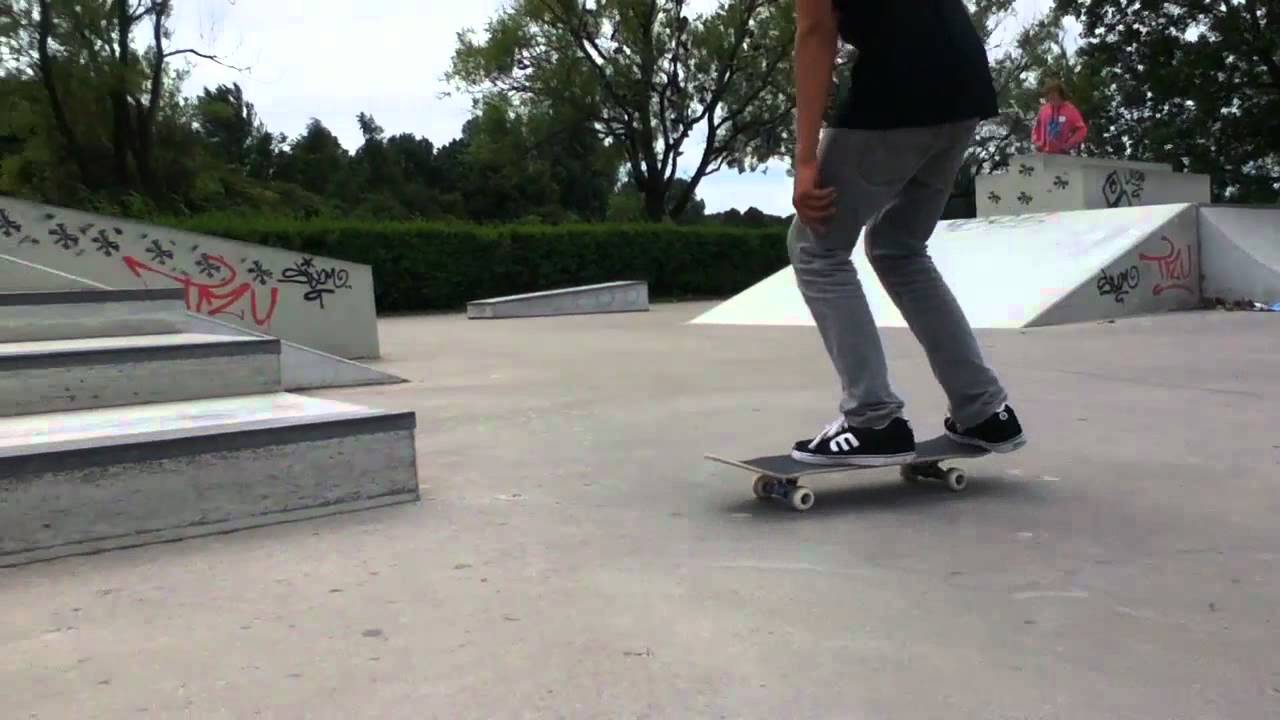 ouddorp skateboarding with Beau Smit and Bonne de Haan. - YouTube
