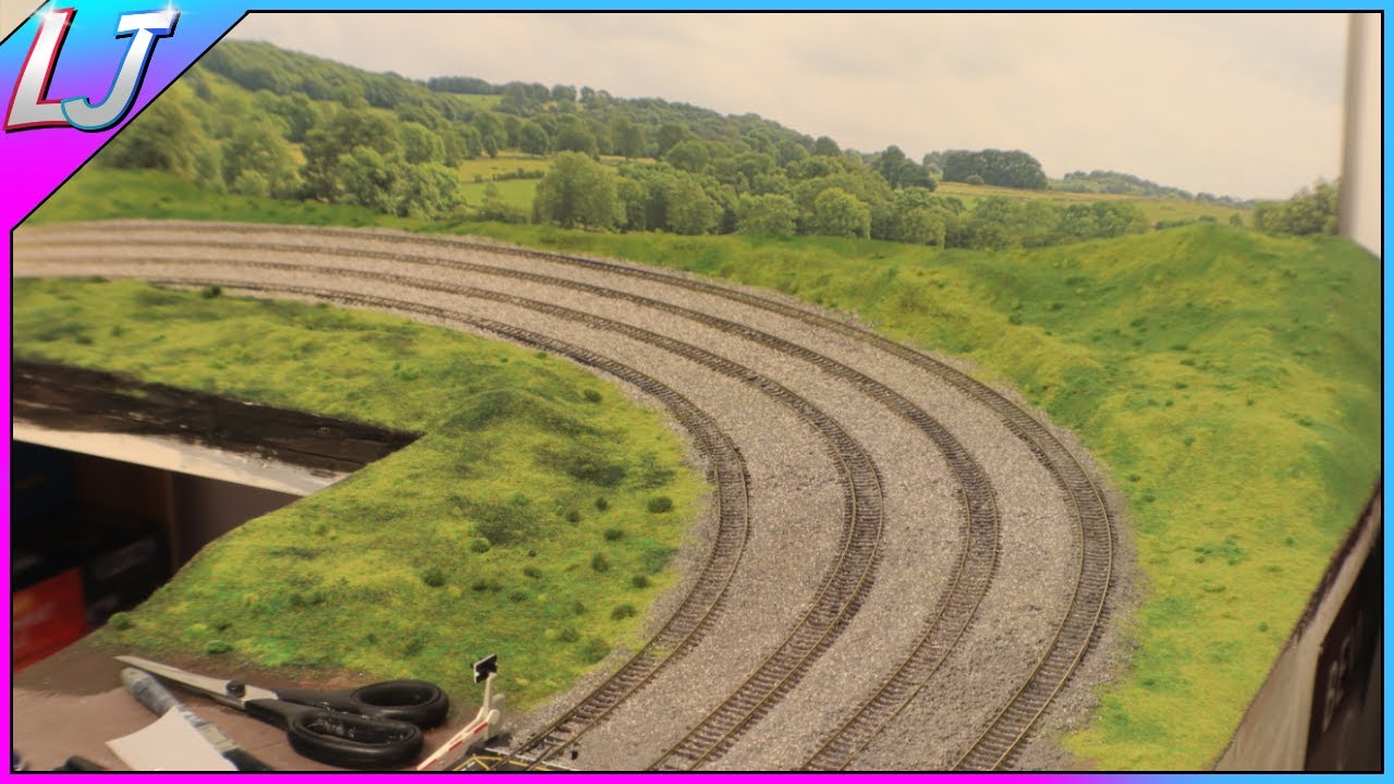 Building My Model Railway #14 (Hills & Mountains) - YouTube