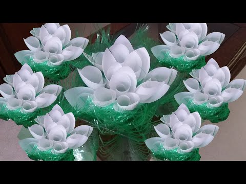 ИЗ БУТЫЛОК! Очень простые и очень красивые цветы из пластиковых бутылок