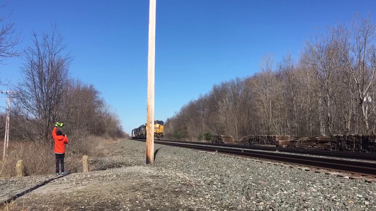 CSX Q701 With good power - YouTube