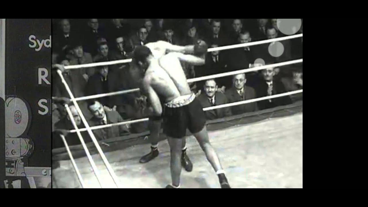 Archie Moore vs Ron Richards (rematch) - July 11, 1940 - (short clip ...