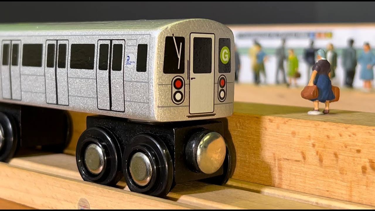 Munipals MTA R68 G Train R33WF Special At Forest Hill & Bowling Green ...