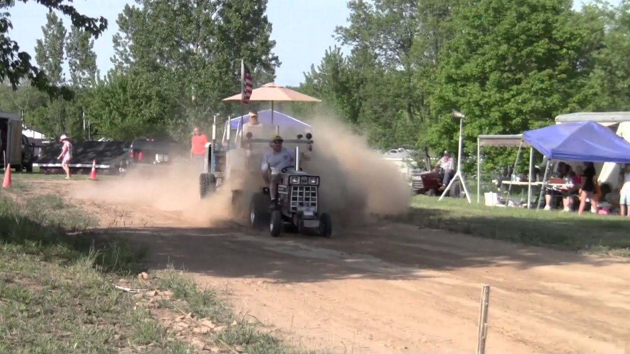 2012 Equalizer garden tractor pulling - YouTube