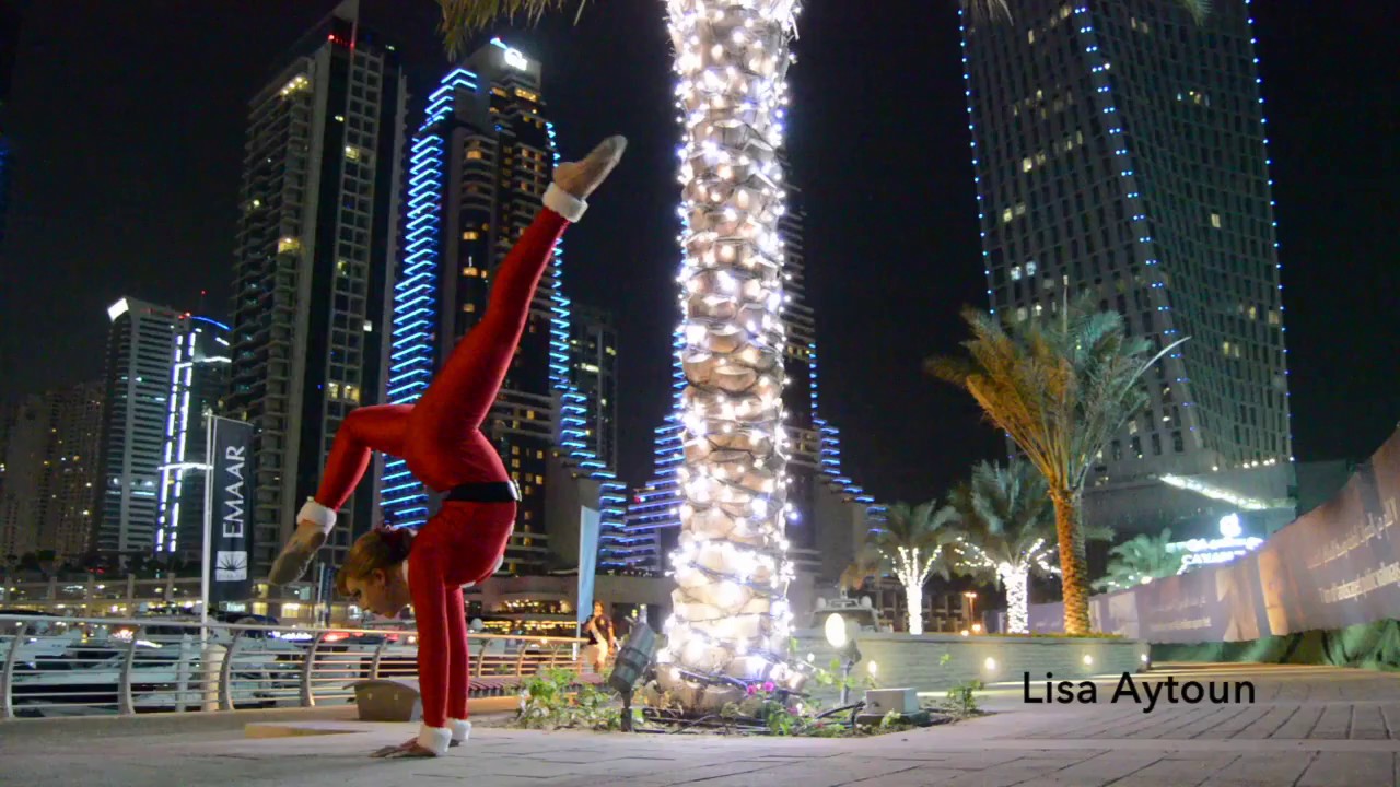 Christmas Contortion - Lisa Aytoun - YouTube
