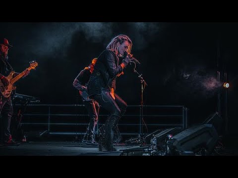 Willa May - Diamonds and Whiskey (Live Compilation) - YouTube
