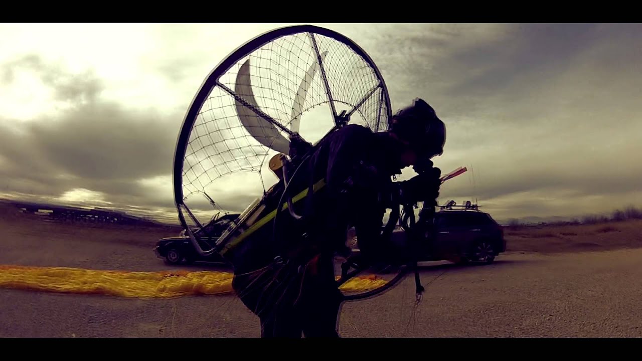 Insane Pilot Flies Under a bridge - YouTube