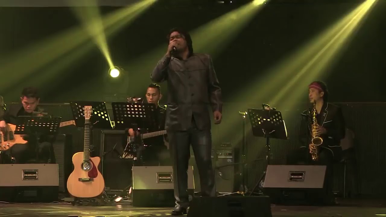 TRIO CENTURY - SELVIA - LIVE KONSER BATAK HD AUDIO - YouTube