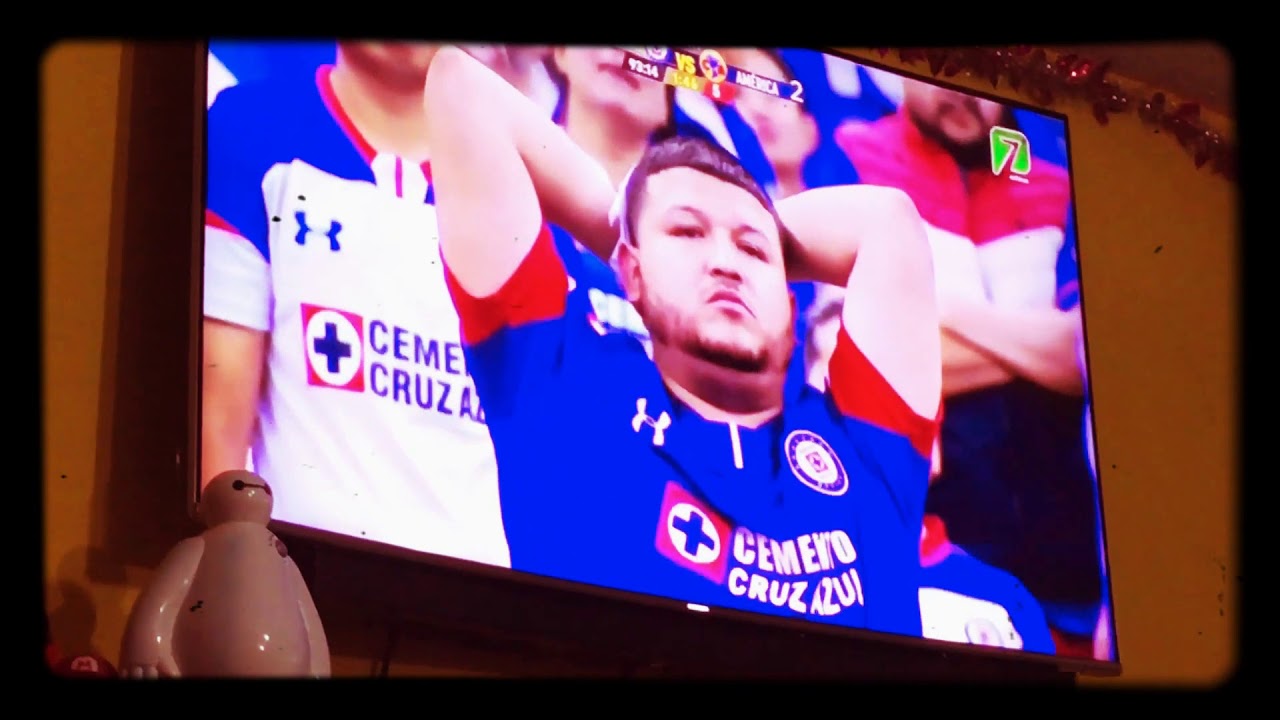 Aficionados del cruz azul llorando😭 - YouTube