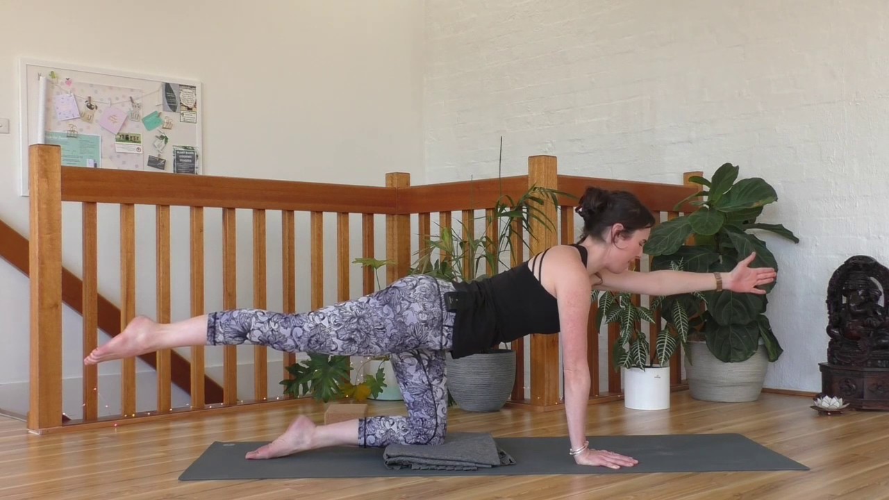 Yoga for Absolute Beginners I 10 Minute Practice I Jessica Dewar Yoga ...