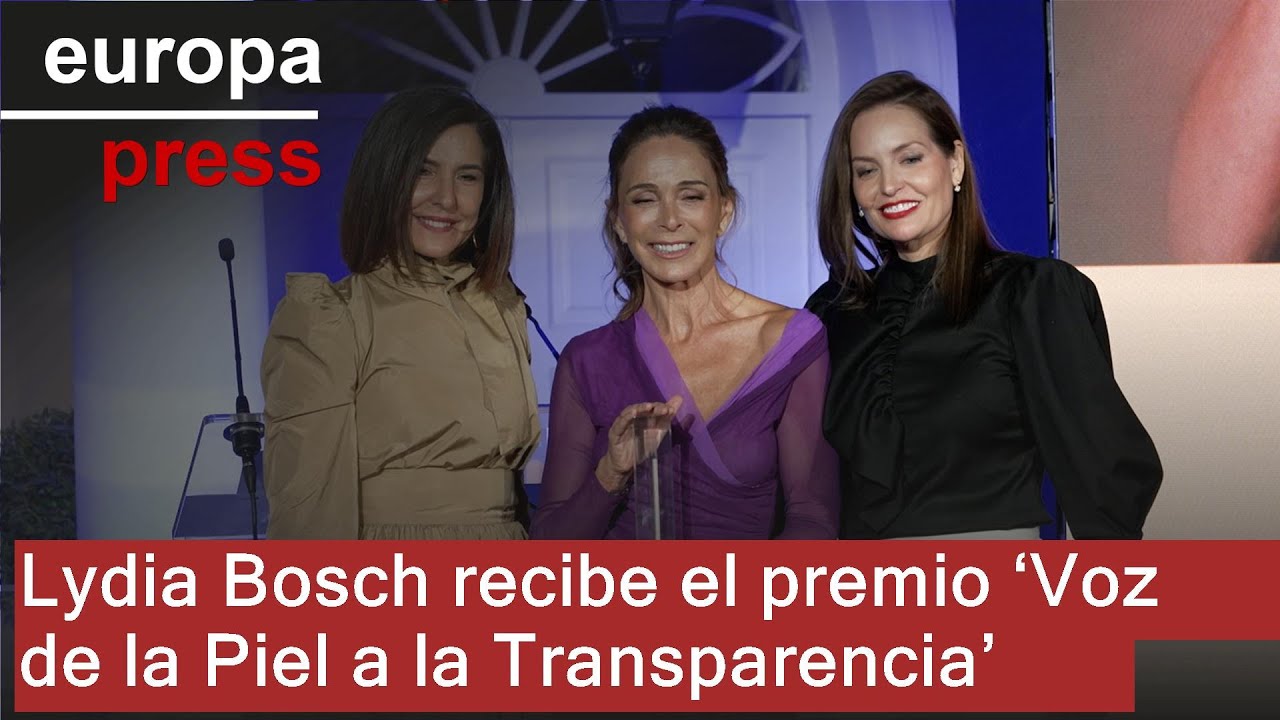 Lydia Bosch recibe el premio ‘Voz de la Piel a la Transparencia’ - YouTube