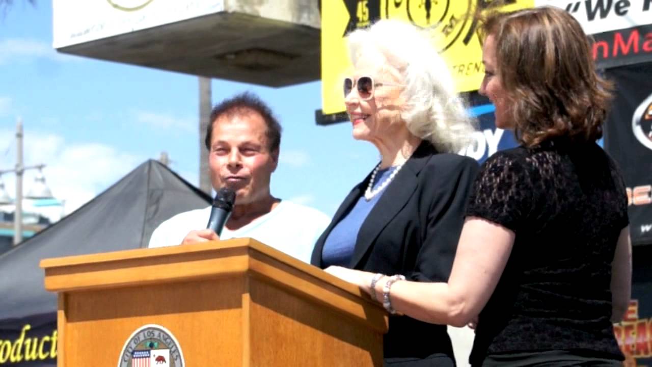 Betty Weider Hall of Fame Induction - YouTube