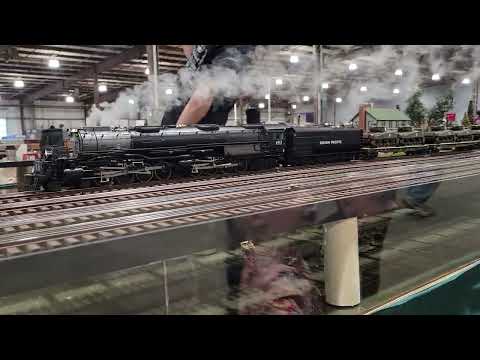 Great Scale Model Train Show - YouTube