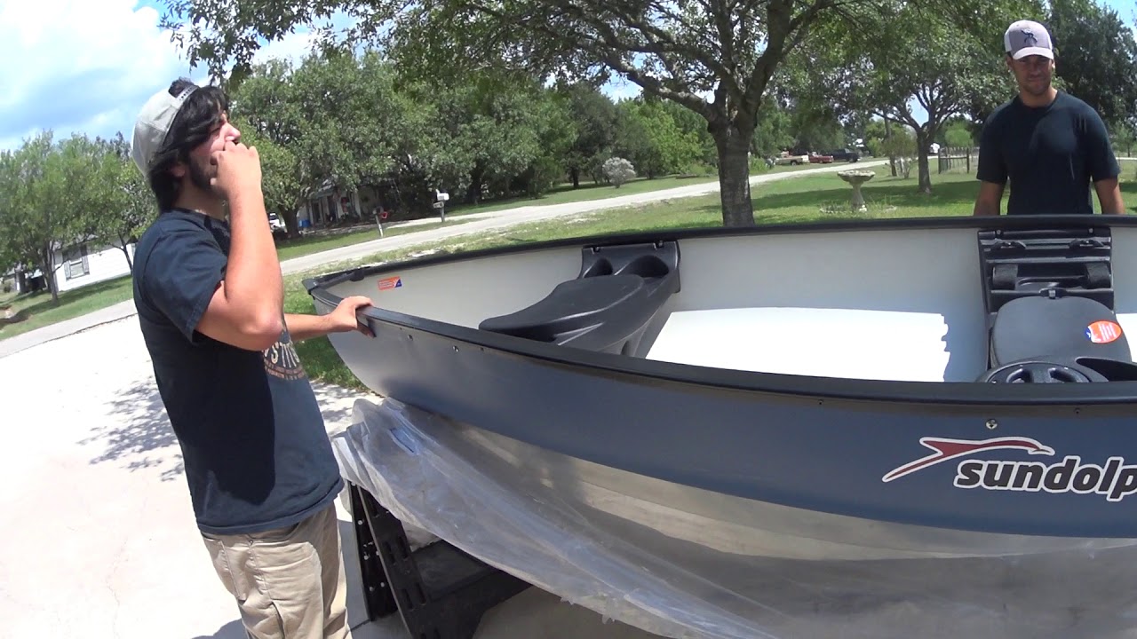 Unpack Sun Dolphin Mackinaw 15.6' Canoe (WalMart $425 delivered) - YouTube