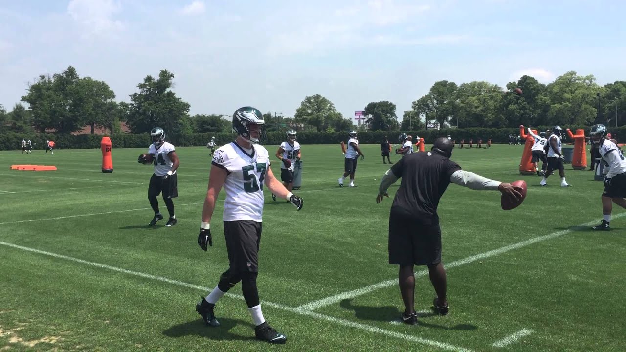 Eagles fumble drills - YouTube