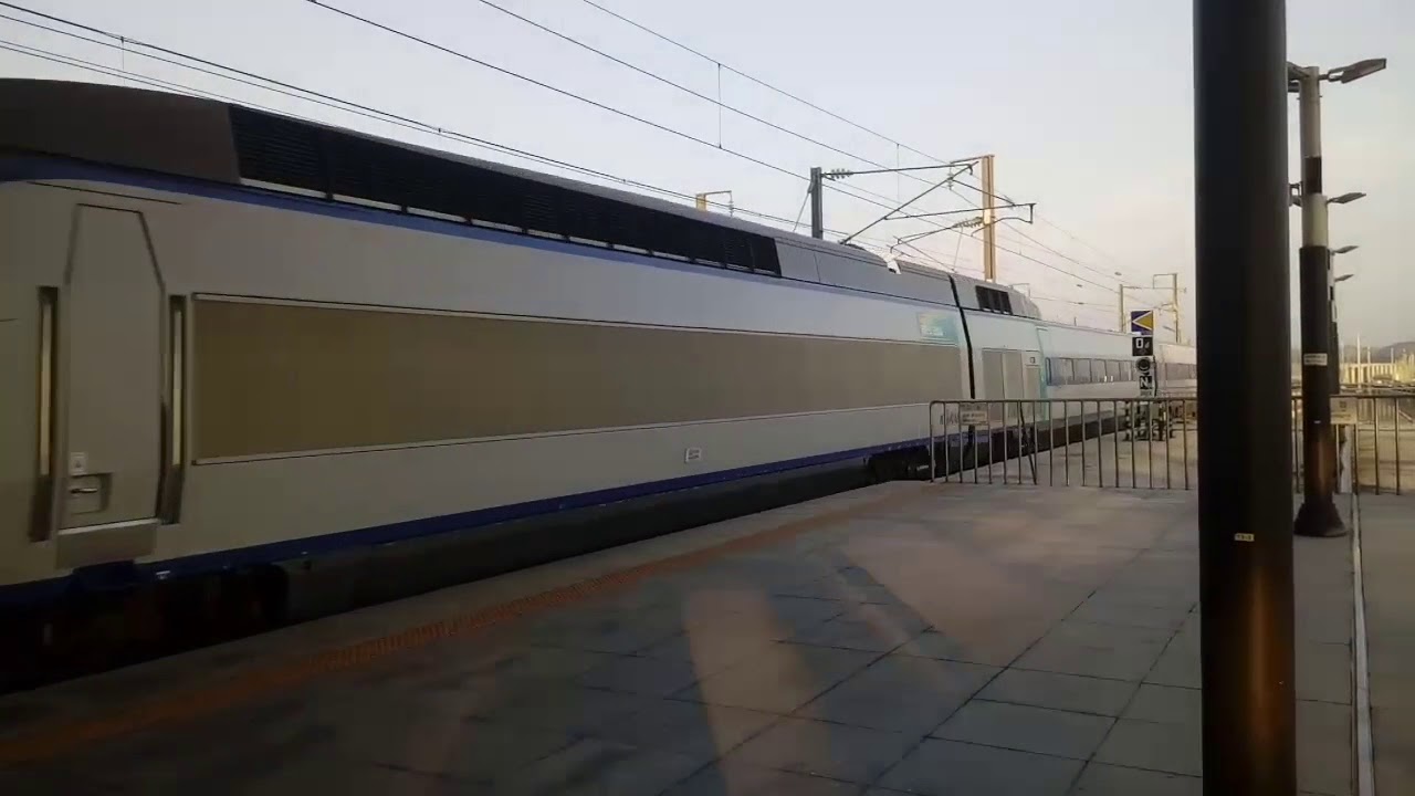 서울행 KTX 150열차 오송 진입 - YouTube