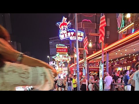 Benidorm going wild at night 😁 03/05/25 - YouTube