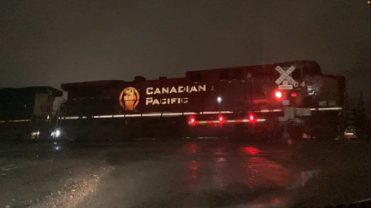 Long CSX M410 NB Manifest With Foreign Power in the Rain Canadian ...