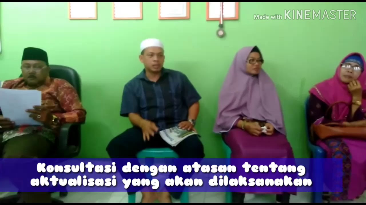 Peningkatan Literasi melalui Mading Sekolah - YouTube