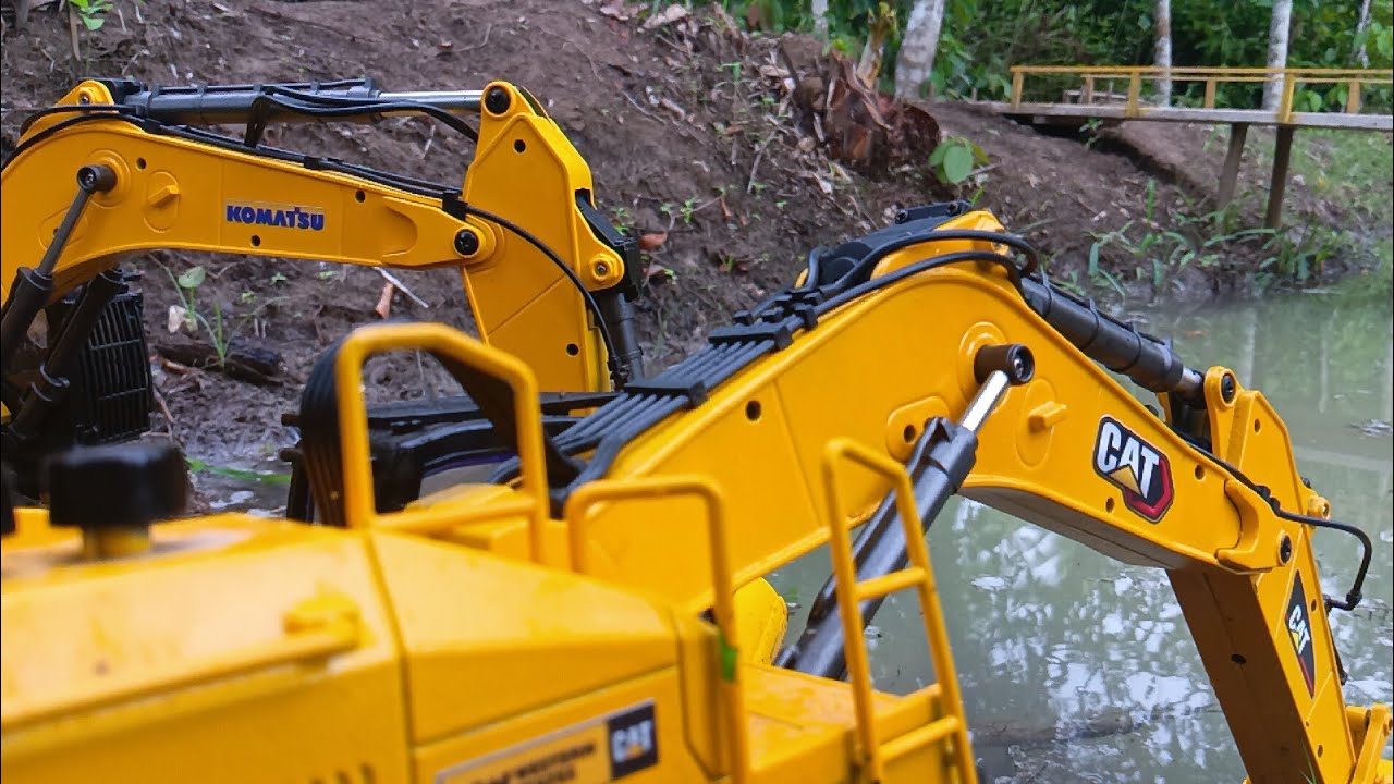 EXCAVATOR KERUK KOLAM - DUAL EXCAVATOR KOMATSU PC 210 & CATERPILLAR 320 ...