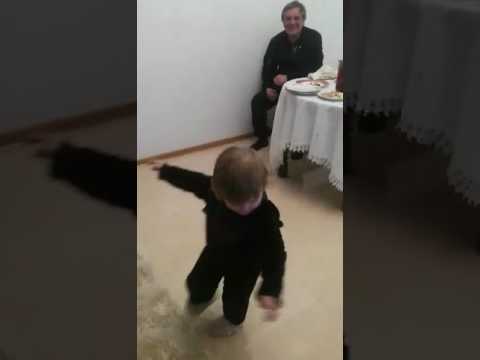 Ricky Martin - La Mordidita - Ana Maria pisicuța dansatoare