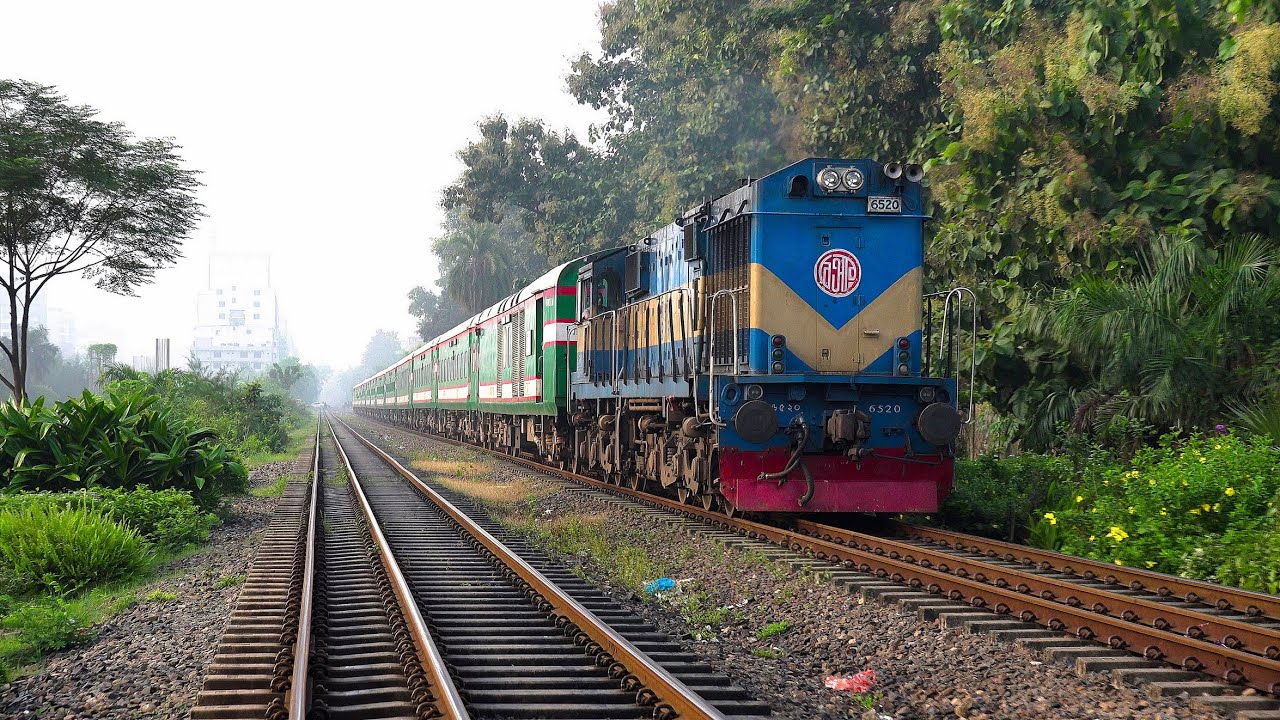 Legendary Train of Bangladesh Railway Sundarban Express (ALCO+ LHB ...