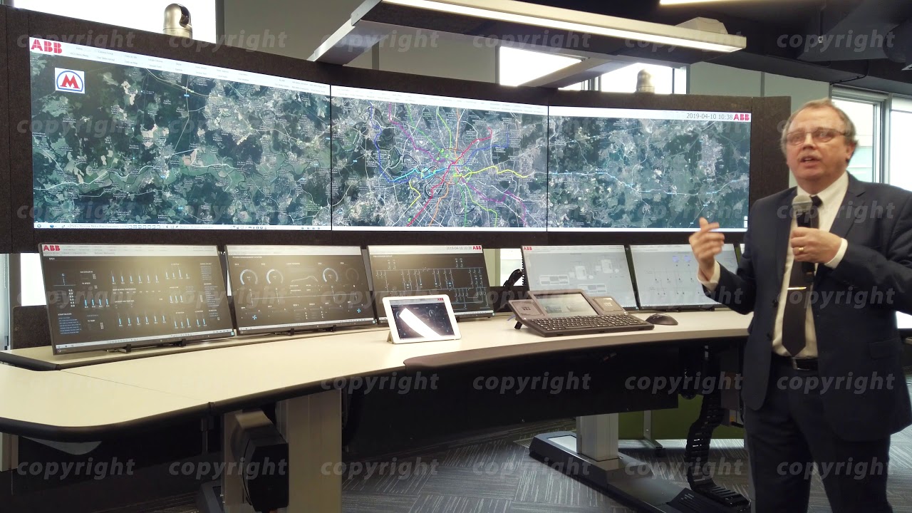 Engineering monitoring system with multiple screens - YouTube