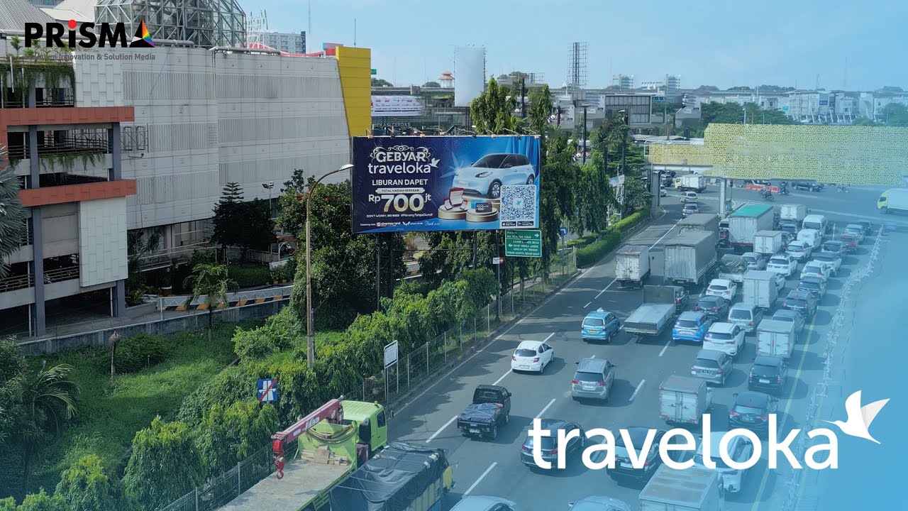 Traveloka - Outdoor Media Campaign by Prisma Advertising - YouTube