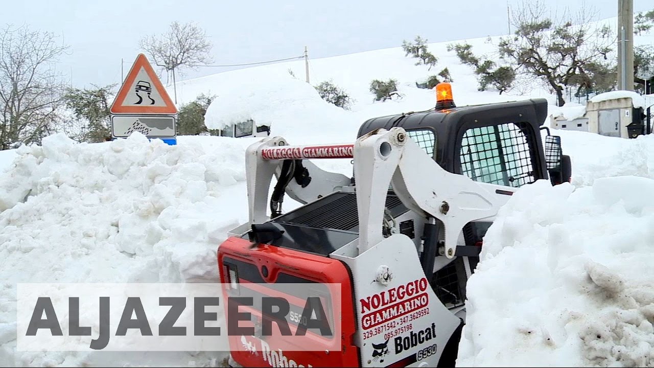 Italy avalanche: 10 survivors found as desperate search continues - YouTube