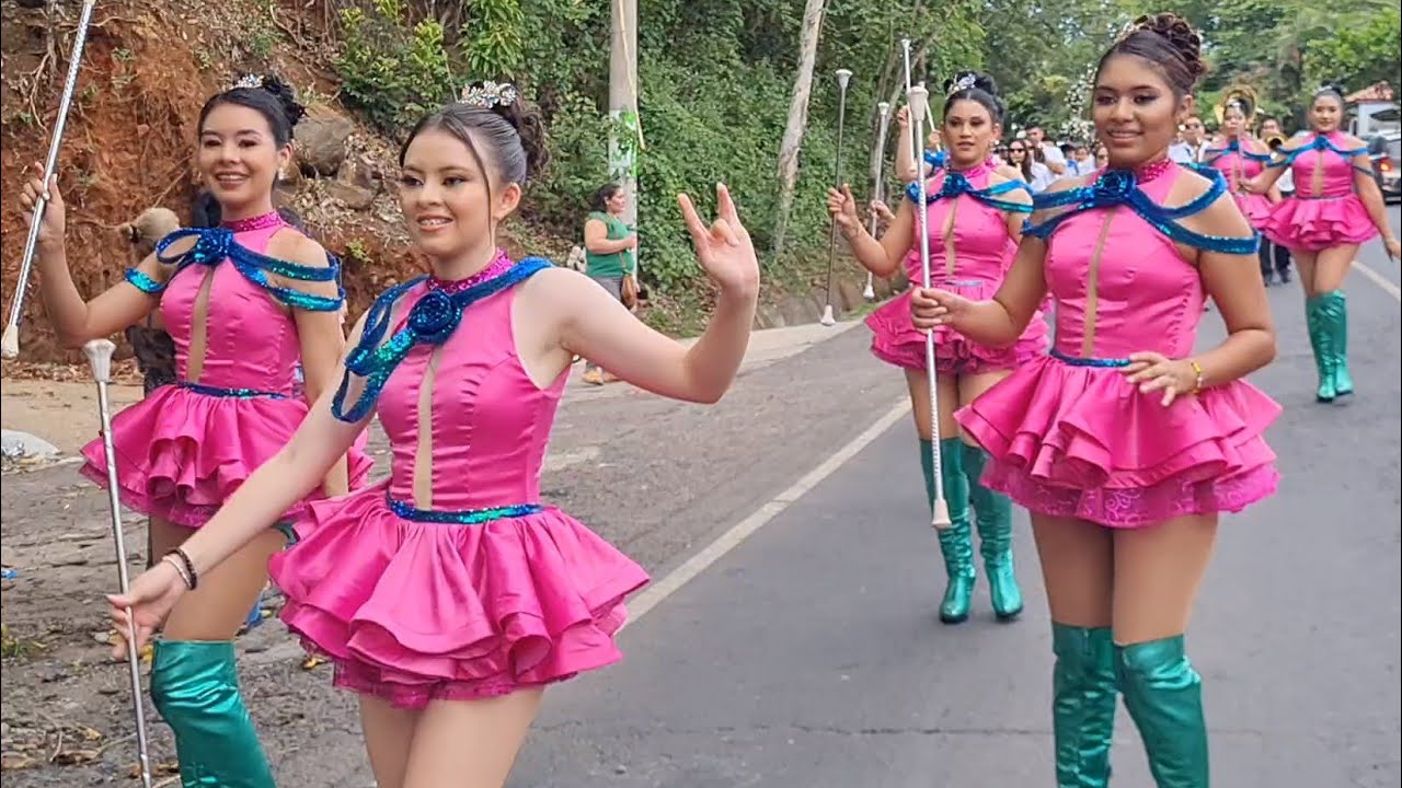 VICTORIA LATIN BAND 💃 Impresionante en Agua Zarca 2024 - YouTube