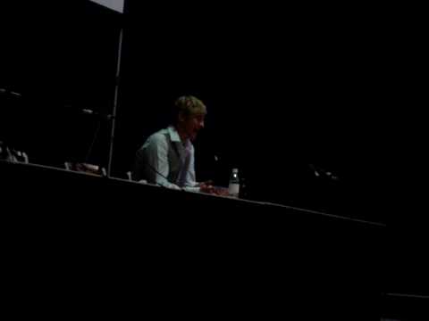 Crispin Freeman - Which Role Would Win in a Fight - YouTube