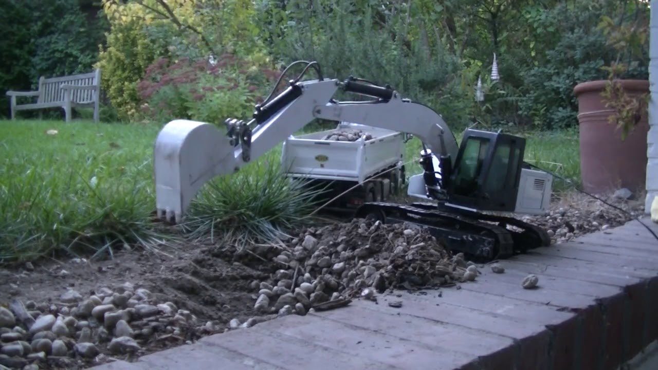 RC Oldie Leimbach Bagger Liebherr Arocs Scaleart - YouTube