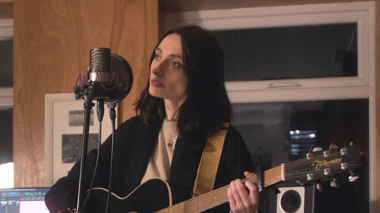 King Hannah - Big Big Baby (Acoustic Version) - YouTube