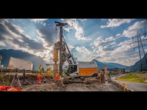 The world's first electric drilling rig working on site - YouTube