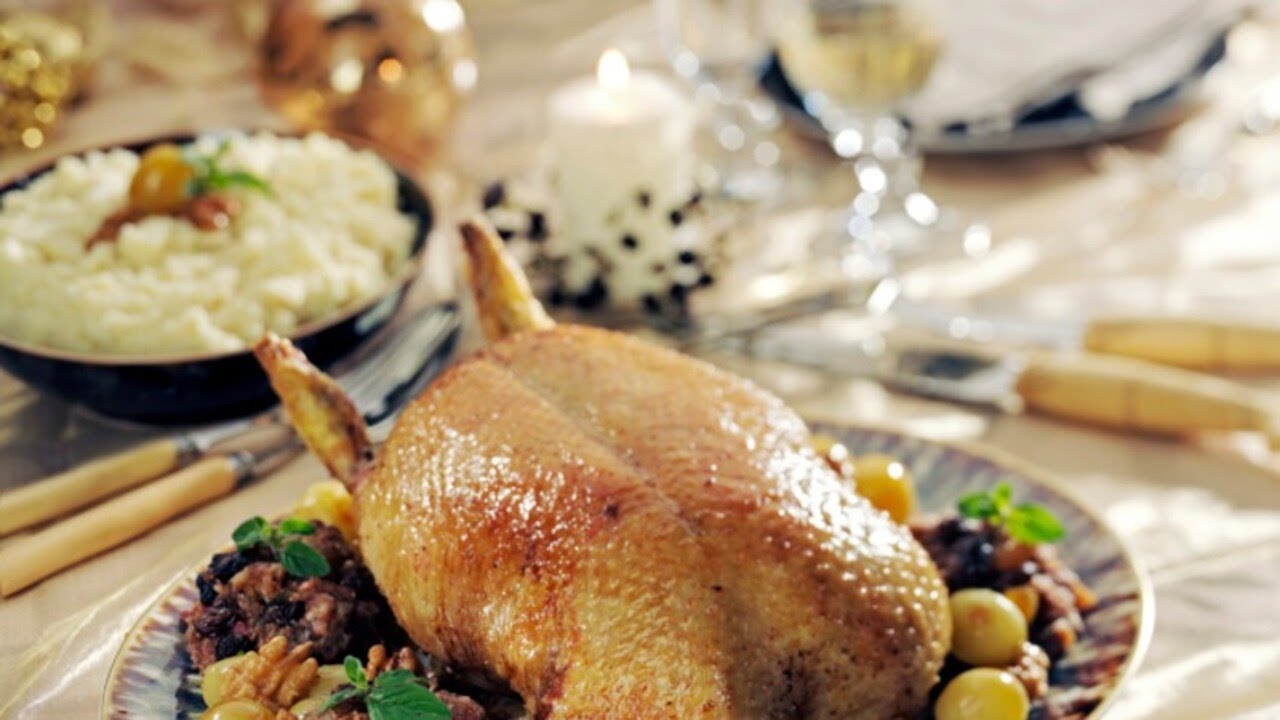🦆 Canette au poivre vert - Une viande tendre rehaussée d’une sauce ...