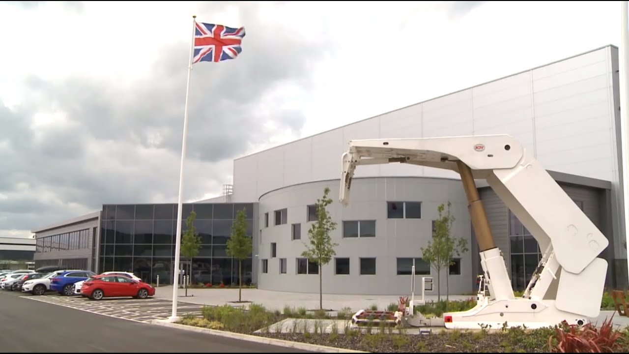 A look inside Komatsu Mining’s Manchester, UK facility - YouTube