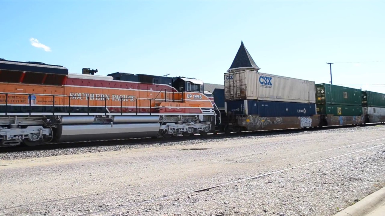 UP STACK TRAIN DEKALB IL June 2017 UP 1996 TRAILING - YouTube