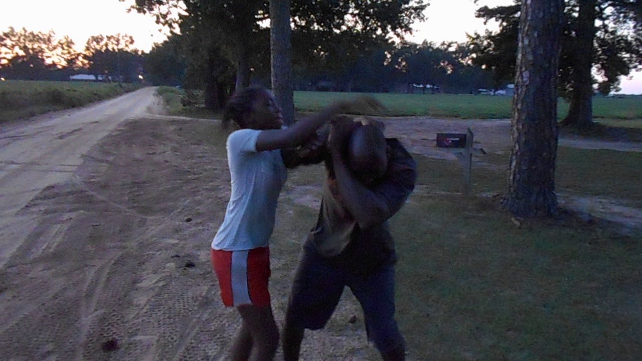 daughter beats dad - YouTube