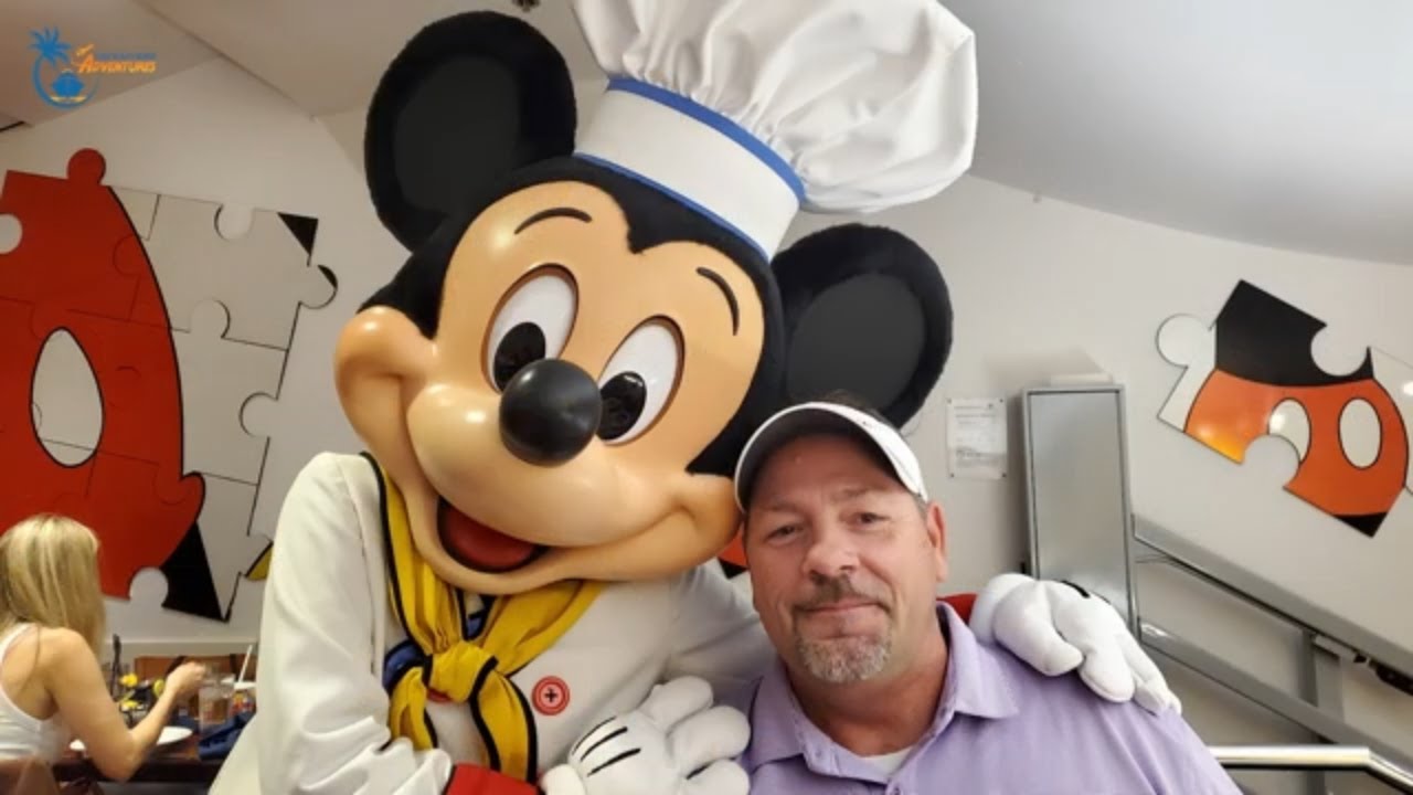 Disney Character Dining Fun - YouTube