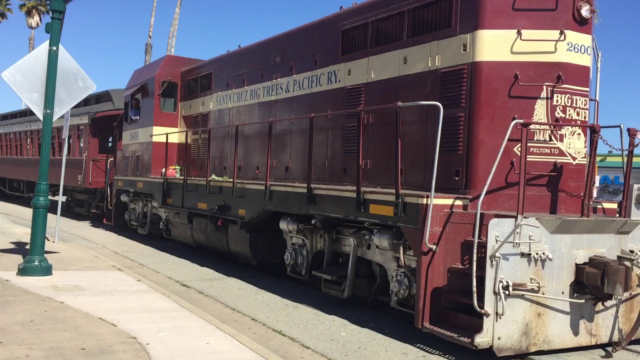 Santa Cruz beach train going through Santa Cruz - YouTube