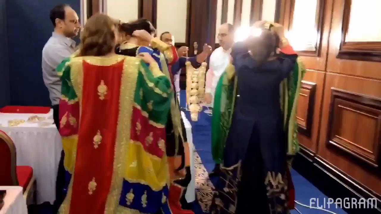 Bahraini Traditional Clothing and Jewelry - YouTube