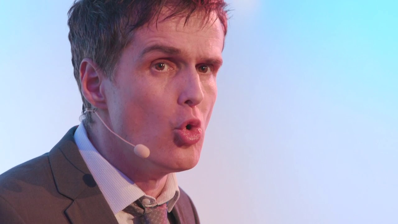 Andrew Hansen sings at the ABIA 2018 - YouTube