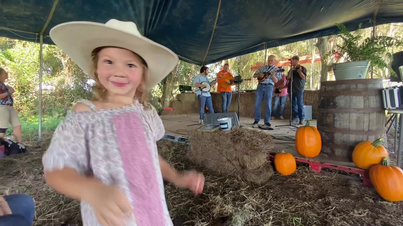 Day Trip Dunnellon, Florida - Pickin Patch & Rainbow River - YouTube