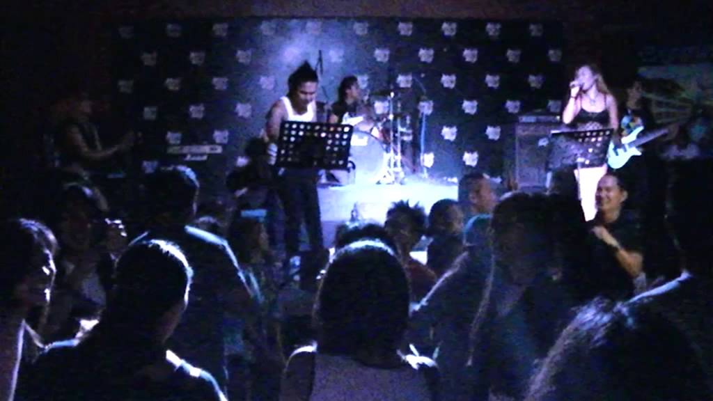 playback band cebu twerk it like miley - YouTube