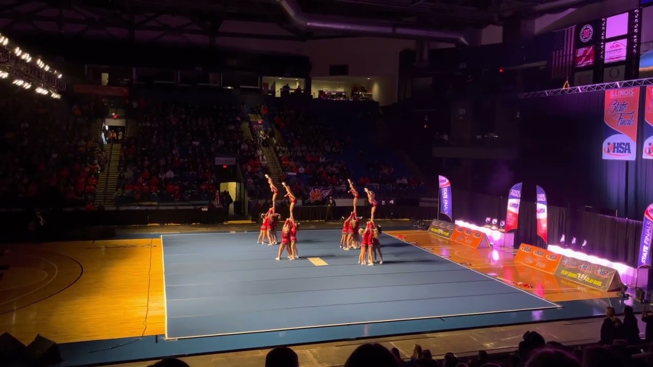 Marist Varsity Cheer @ IHSA STATE FINALS 2022 - YouTube