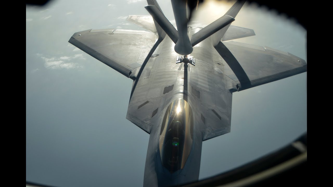F-22 & F-16 Refueling - YouTube