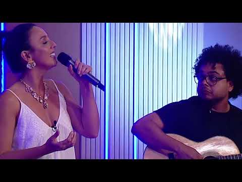Aline Paes e Djamês com o tema \