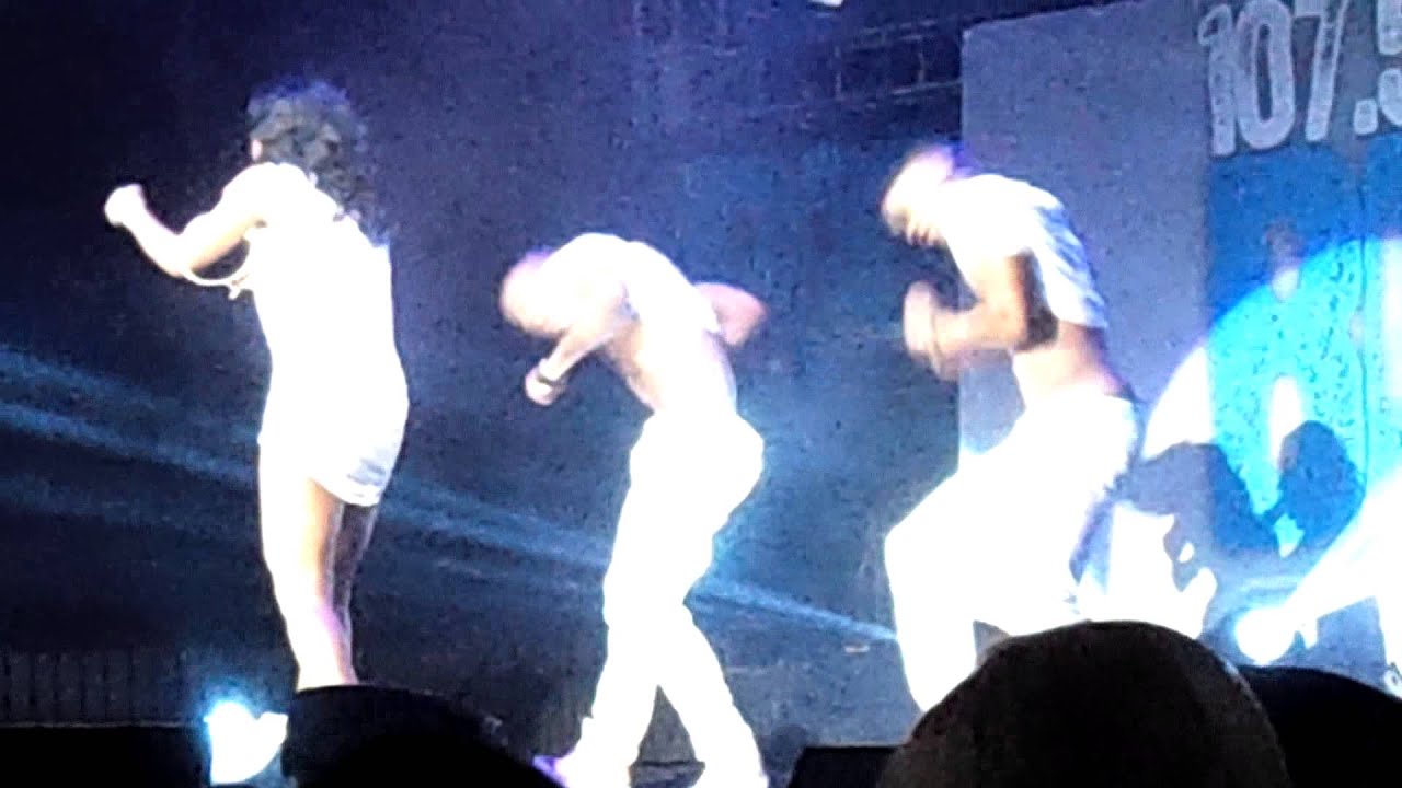LIVE! Kelly Rowland Sexy Dance~Motivation@107.5 Big Jam 2012 - YouTube