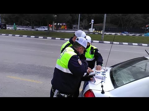 Polisin Önünde Yanlayan E30 (Ceza Yedi)